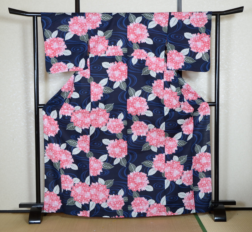 Japanese women yukata kimono. Summer kimono. – Kimono yukata market sakura